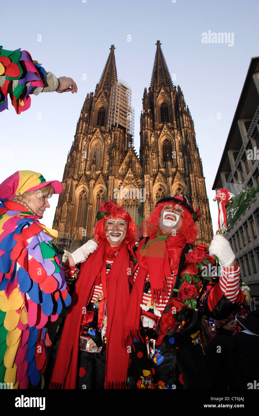 Women carnival cologne cathedral hi-res stock photography and images ...