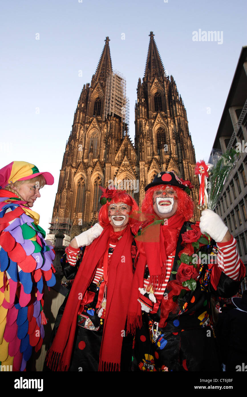 Women carnival cologne cathedral hi-res stock photography and images ...