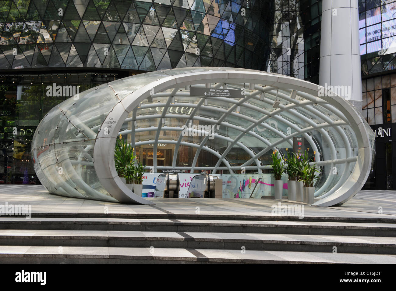 Mrt exterior hi-res stock photography and images - Alamy
