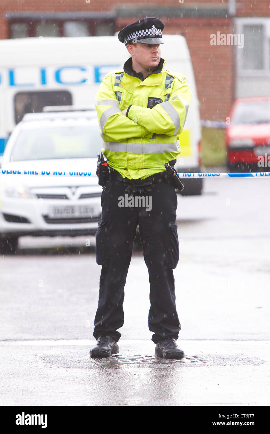 Thames valley police officers hi-res stock photography and images - Alamy