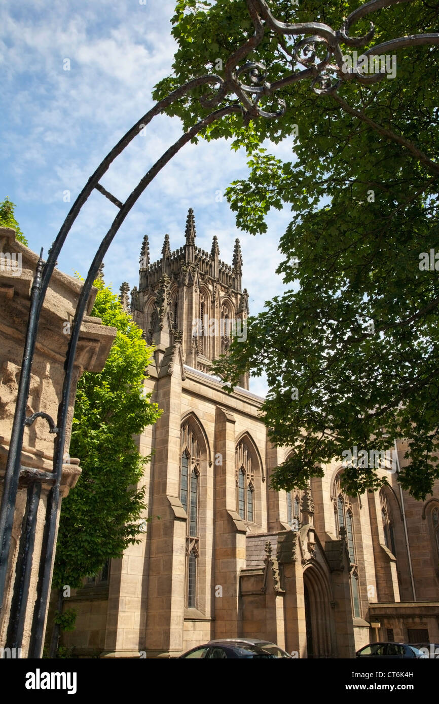 Leeds parish church hi-res stock photography and images - Alamy