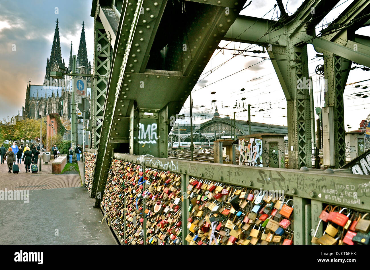 Koln dom station hi-res stock photography and images - Alamy