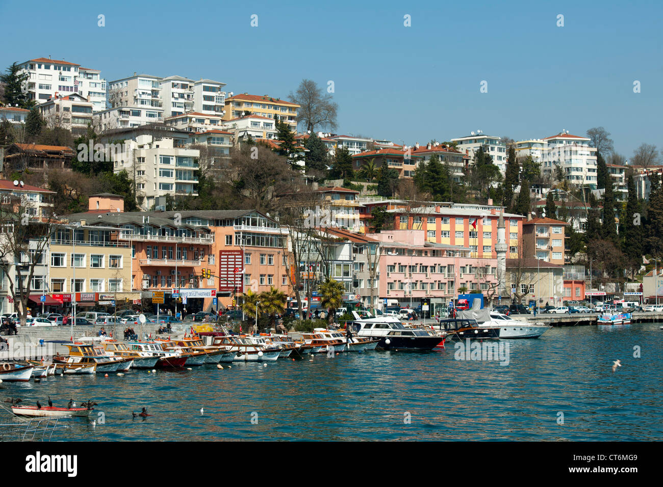 Türkei, Istanbul, Sariyer, Istinye liegt malerisch am Bosporus Stock ...