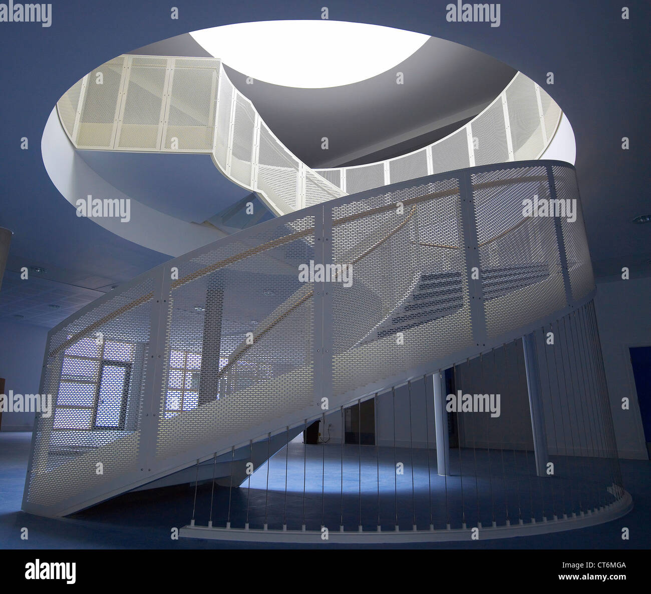 Spiral staircase looking up hi-res stock photography and images - Alamy