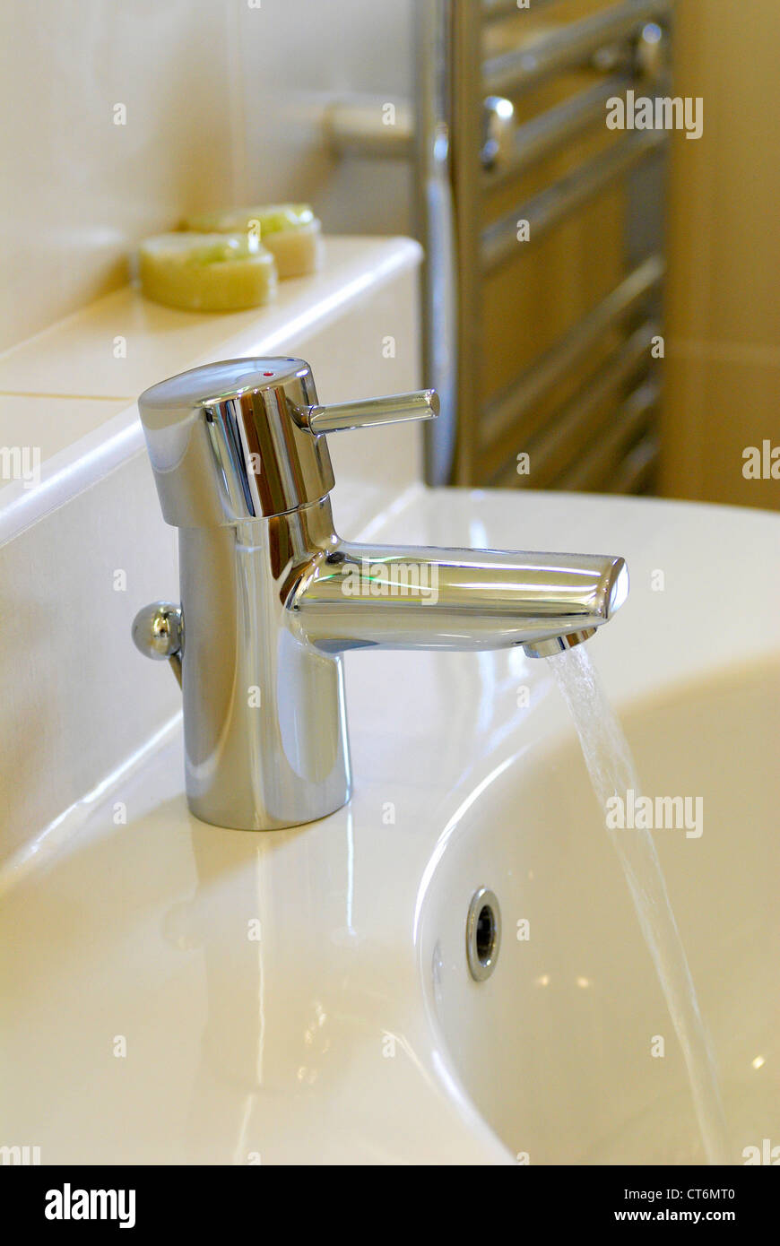 Running tap hi-res stock photography and images - Alamy