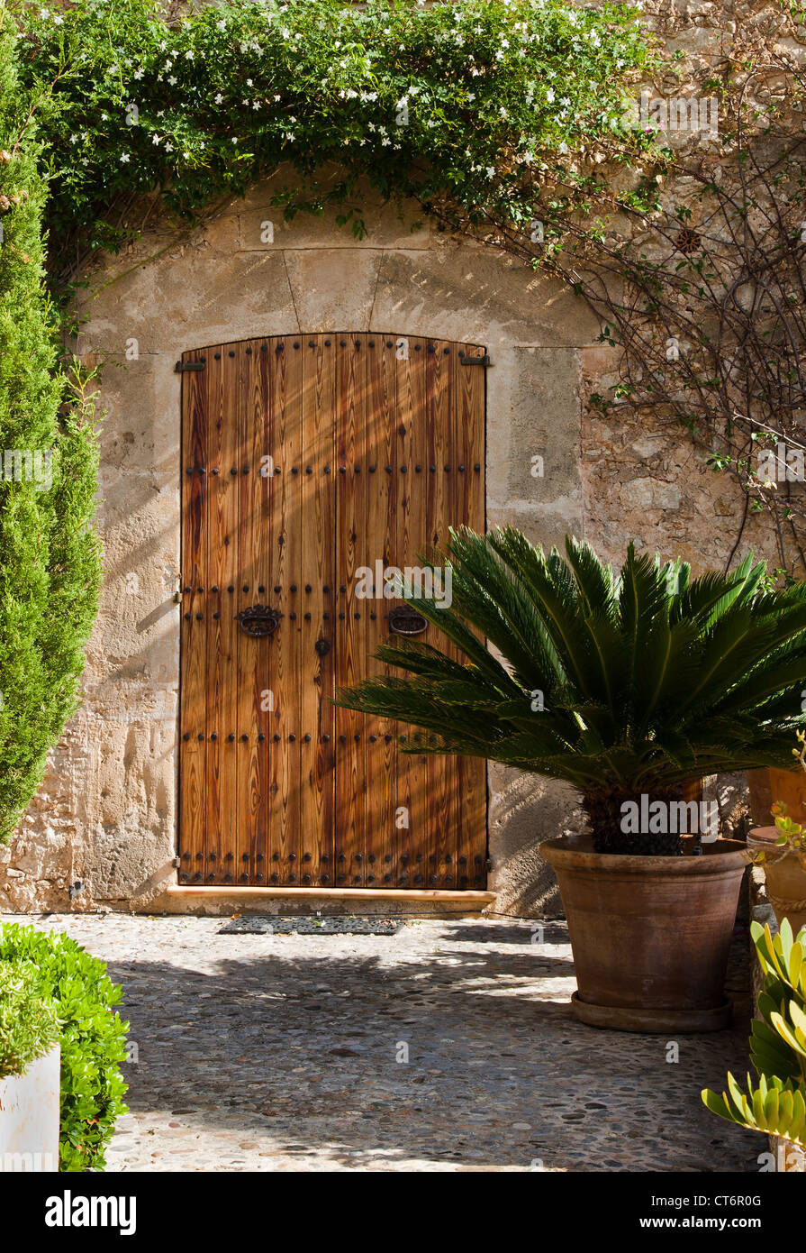 Rustic courtyard hi-res stock photography and images - Alamy