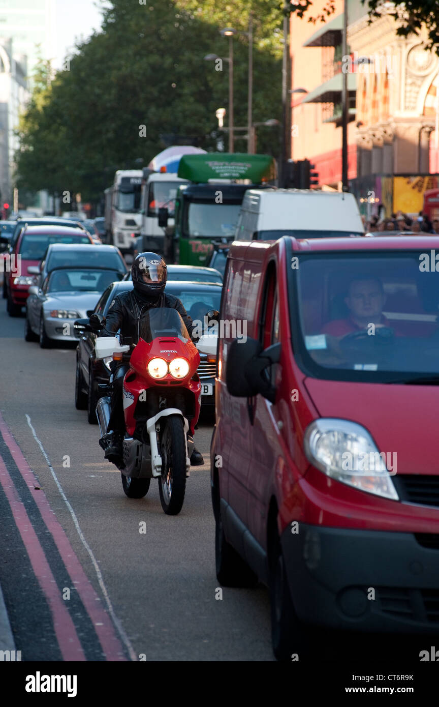 Queuing traffic in the centre of the city of London, England Stock ...