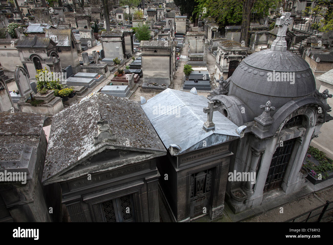 MONTMARTRE CEMETERY PARIS FRANCE Stock Photo - Alamy