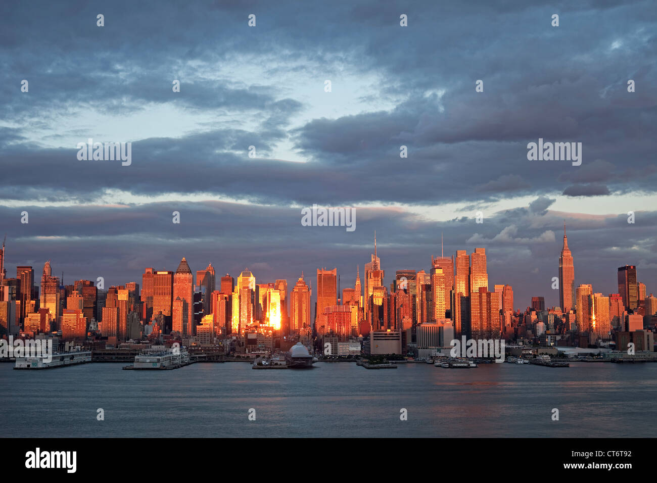Color photograph of the midtown Manhattan, New York City skyline at ...