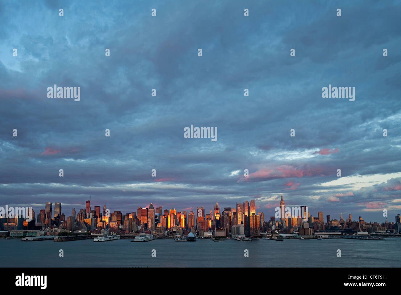 Color photograph of the midtown Manhattan, New York City skyline at ...