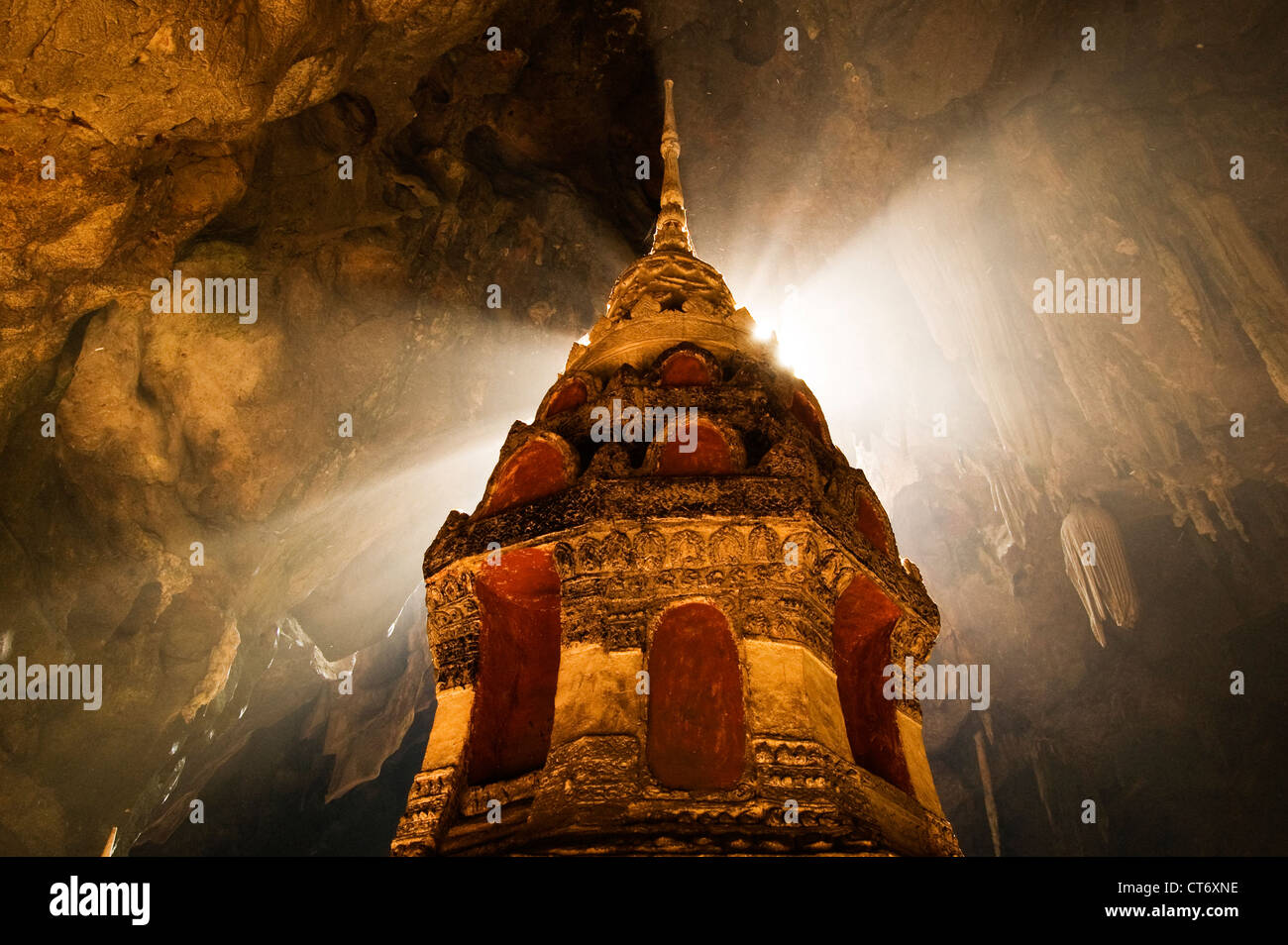 Cave pagoda hi-res stock photography and images - Alamy