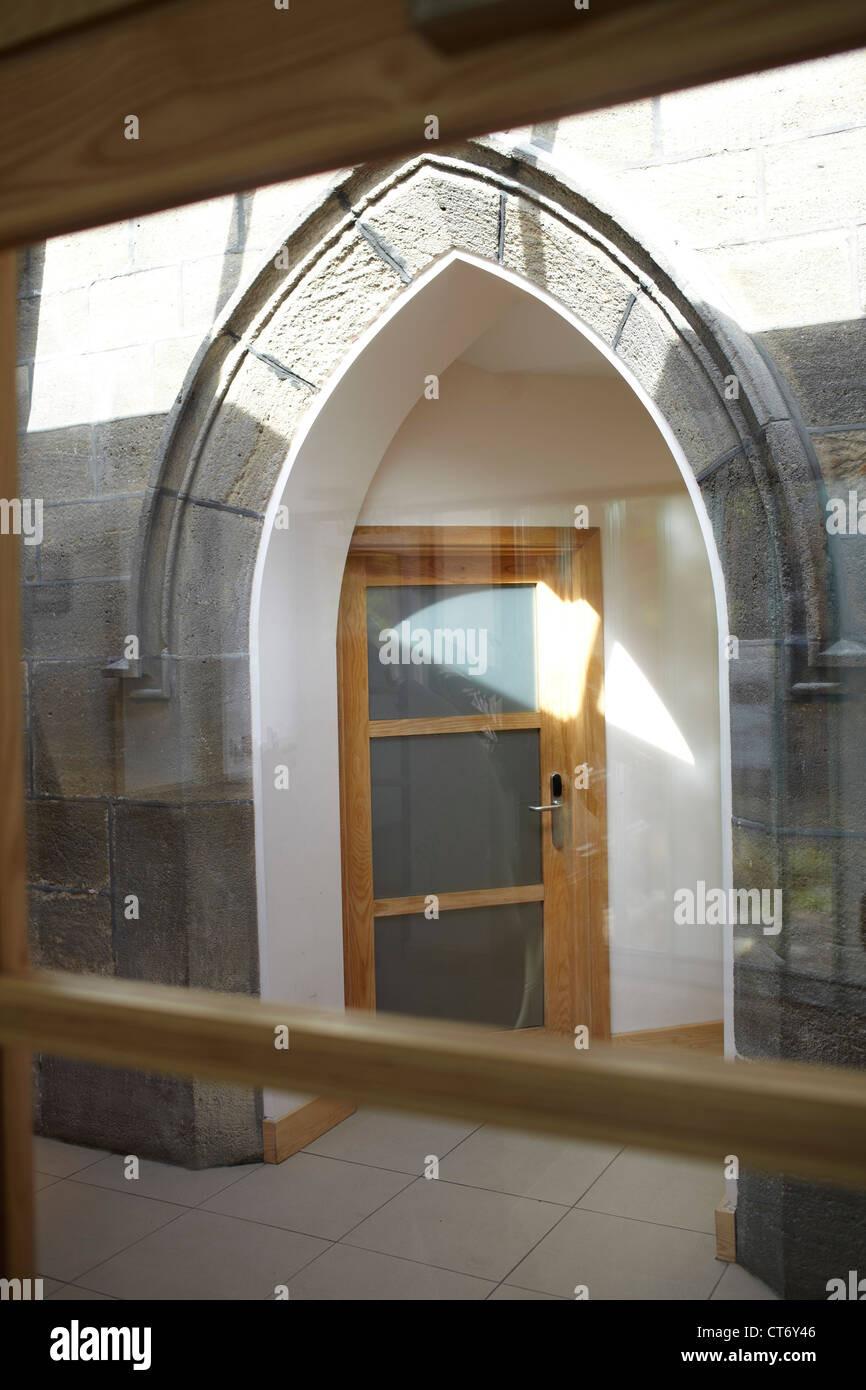 St georges crypt leeds hi-res stock photography and images - Alamy