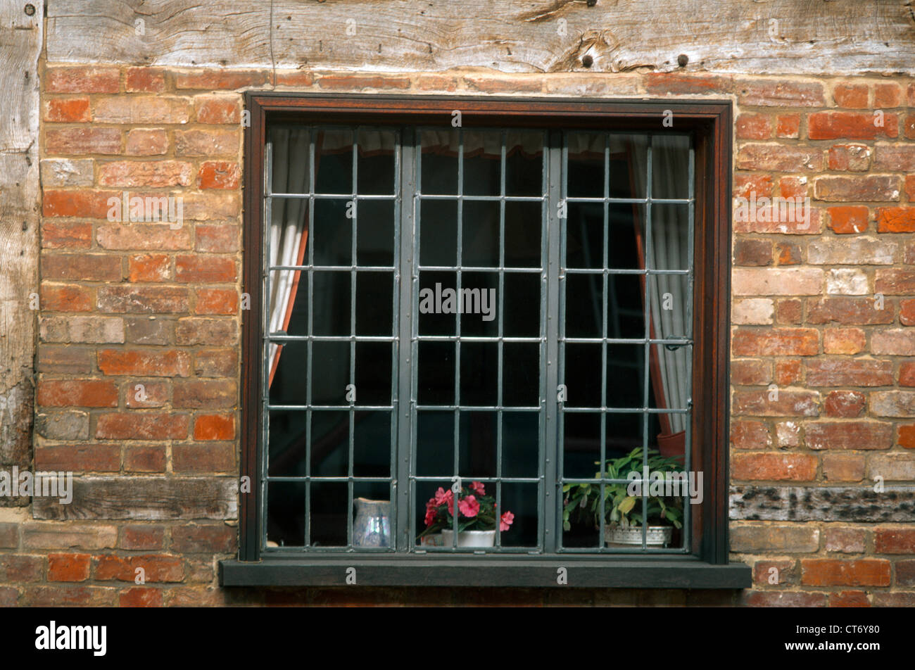 Leaded window house hi-res stock photography and images - Alamy