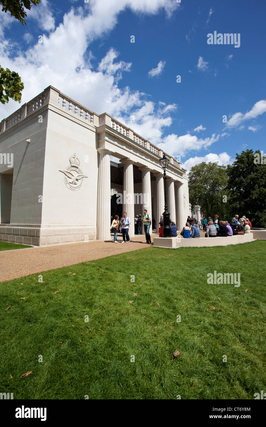 Bomber Command memorial in London's Green Park, England, United Kingdom ...
