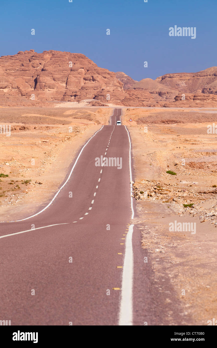 Road in desert egypt hi-res stock photography and images - Alamy