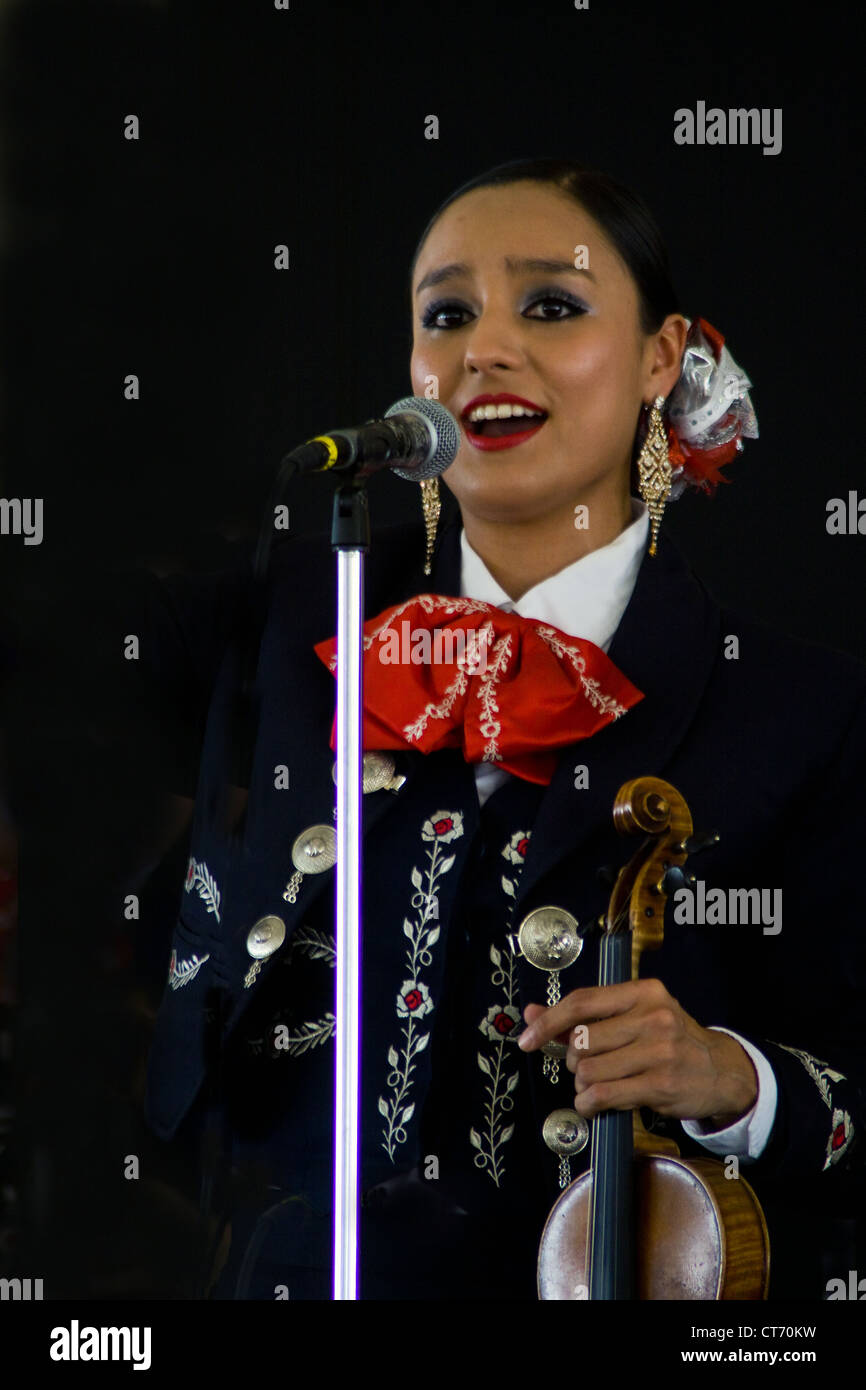 University of Texas Pan American (UTPA) Mariachi Aztlán musician ...