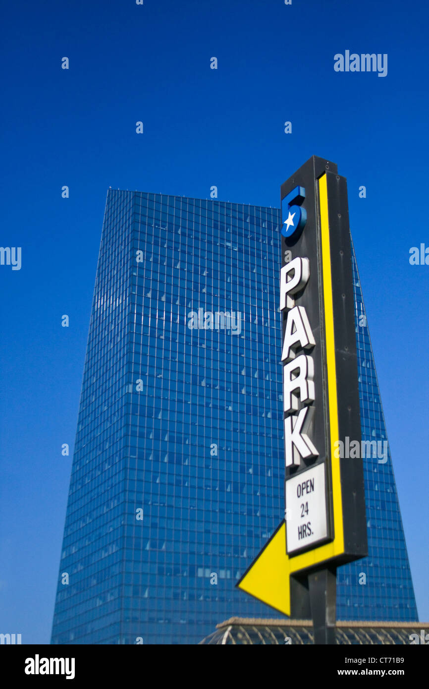 Parking lot features hi-res stock photography and images - Alamy