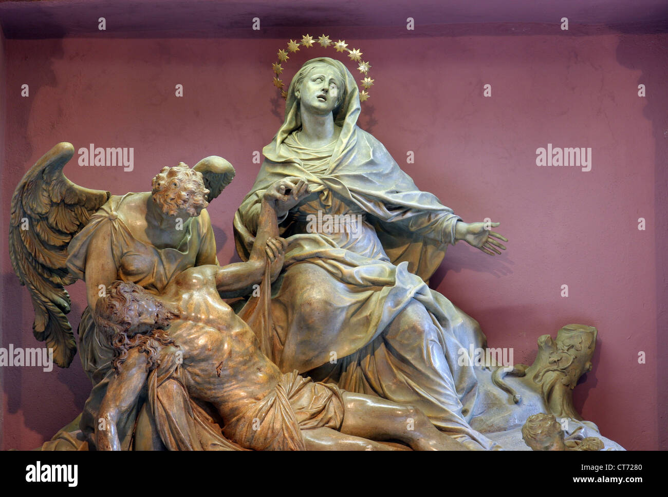 Angel pieta hi-res stock photography and images - Alamy