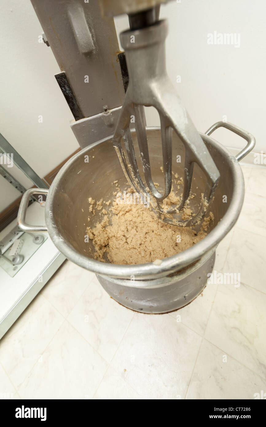 Commercial stand mixer hi-res stock photography and images - Alamy