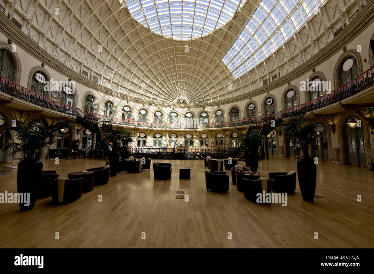Old leeds buildings hi-res stock photography and images - Alamy