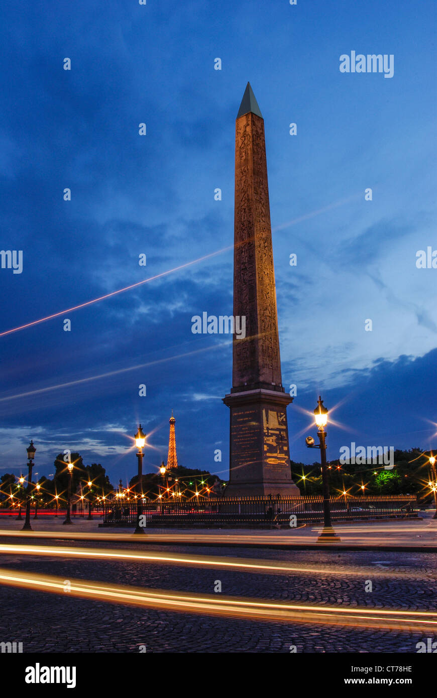 Eiffel tower and concorde obelisk hi-res stock photography and images ...