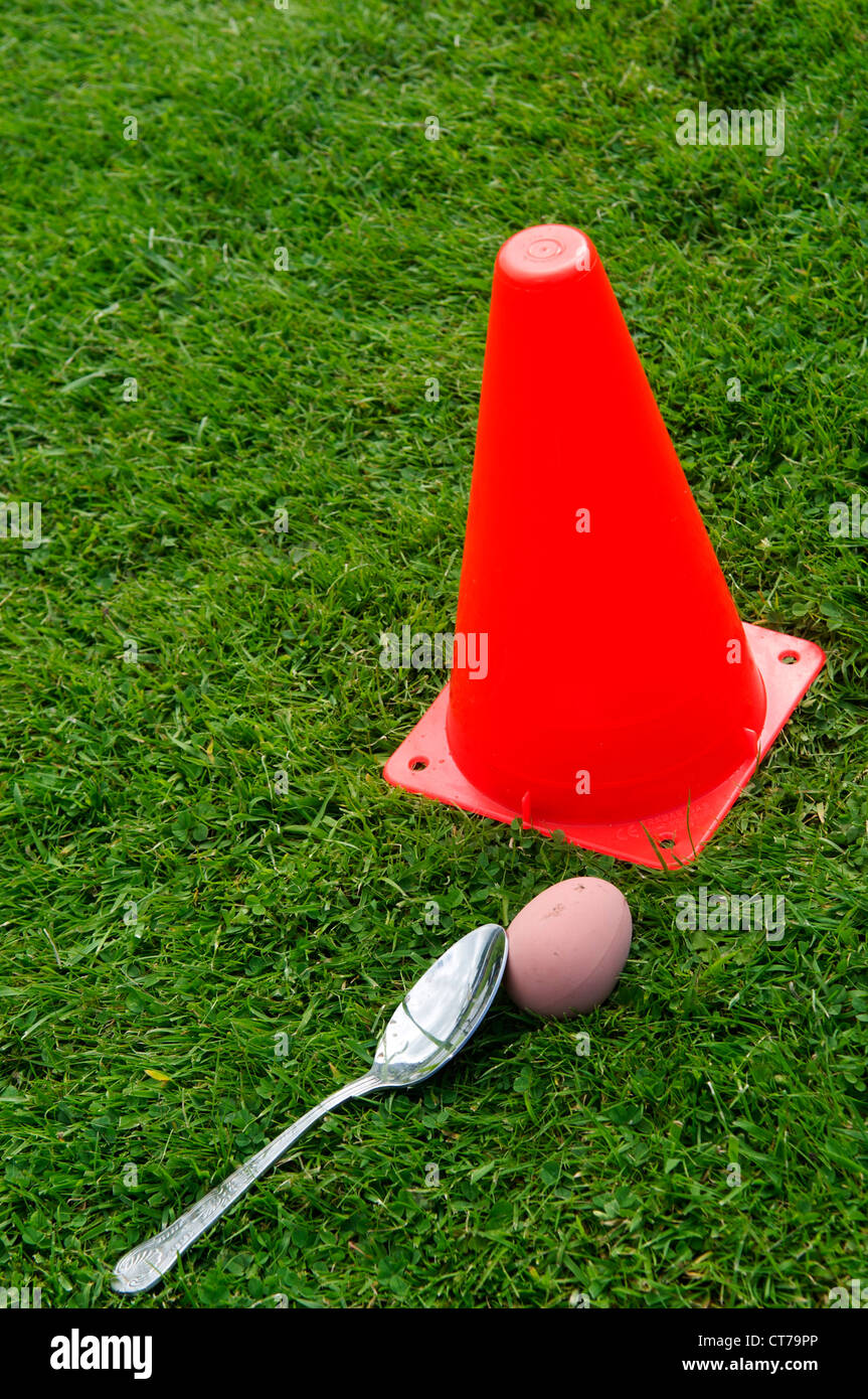 Egg and spoon race sports day hi-res stock photography and images - Alamy