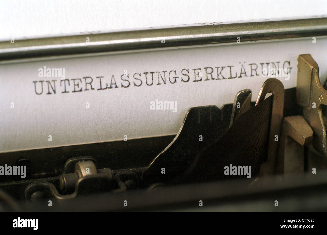 The word omission explanation, icon Stock Photo - Alamy