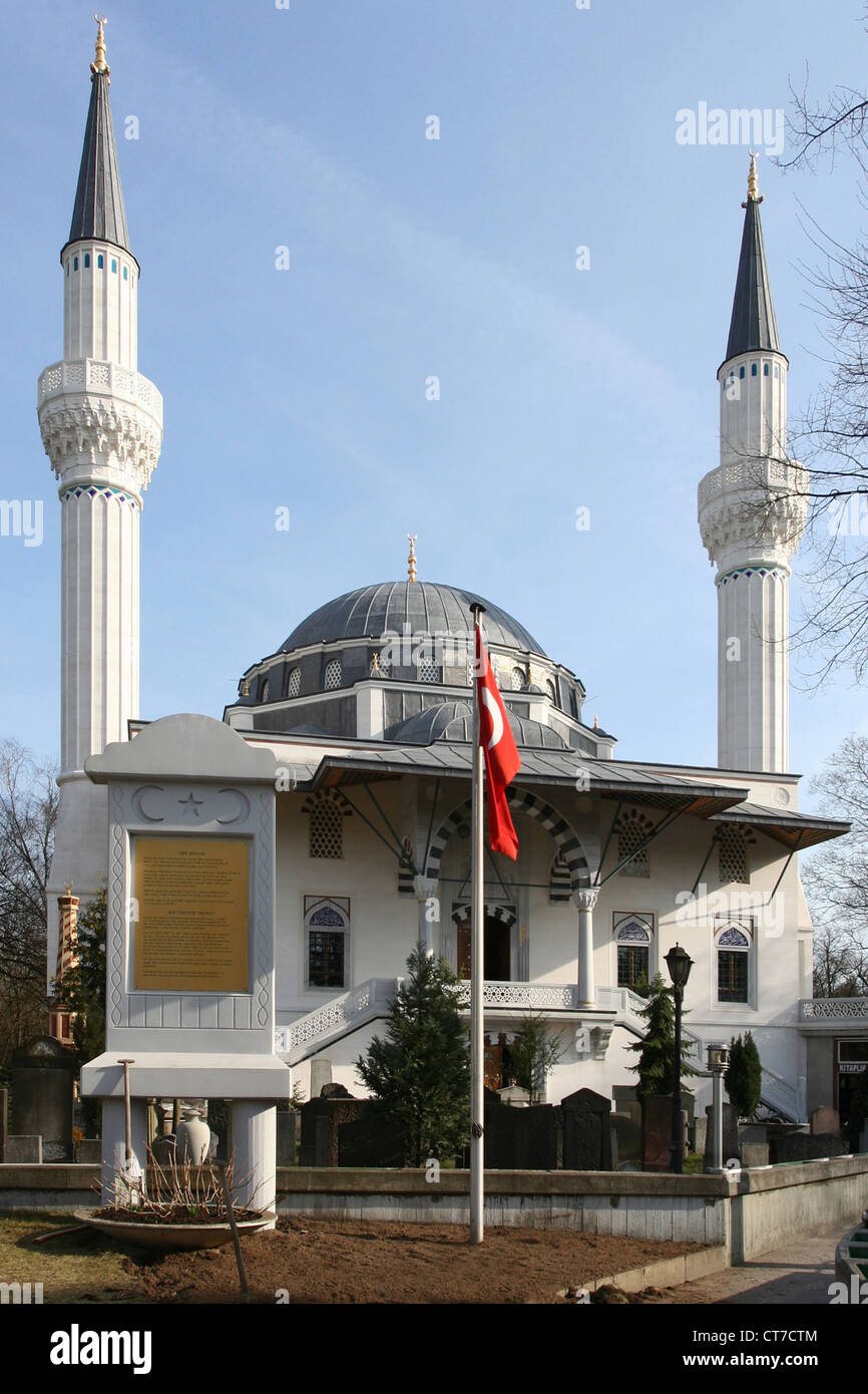 Berlin Mosque on Columbiadamm Stock Photo - Alamy