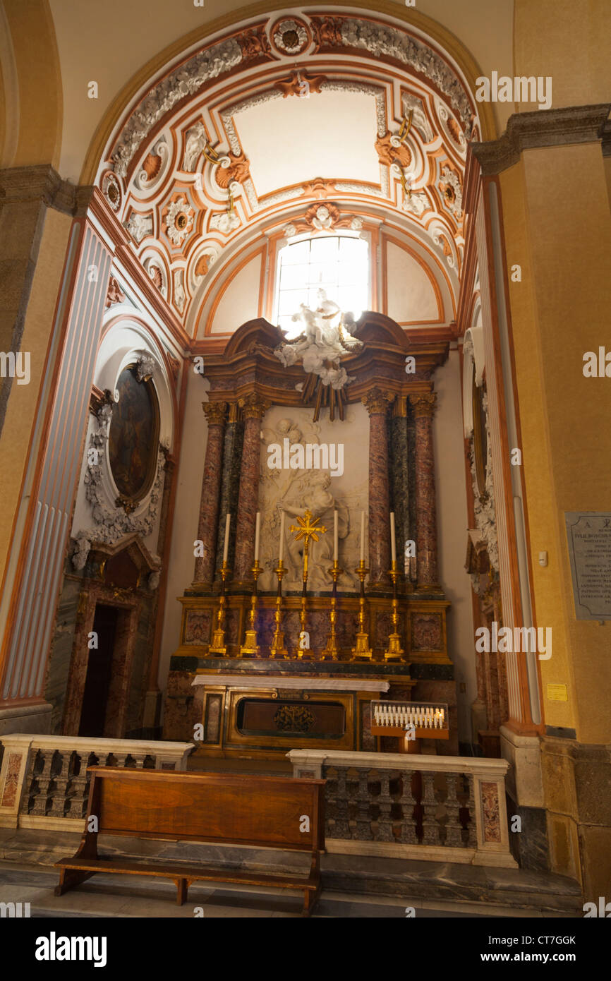 Side altar hi-res stock photography and images - Alamy