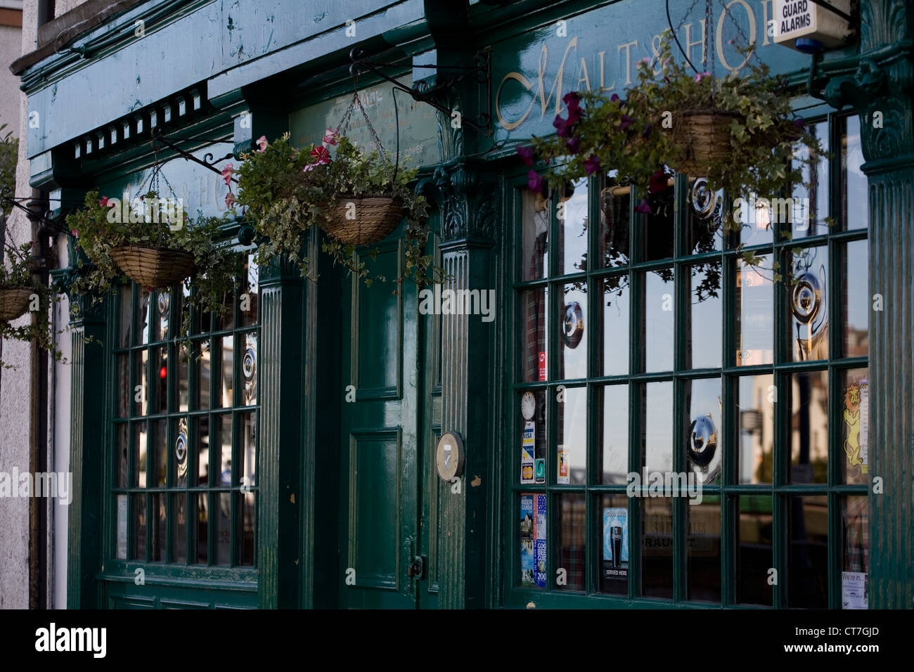 pub on the shore, leith Stock Photo - Alamy