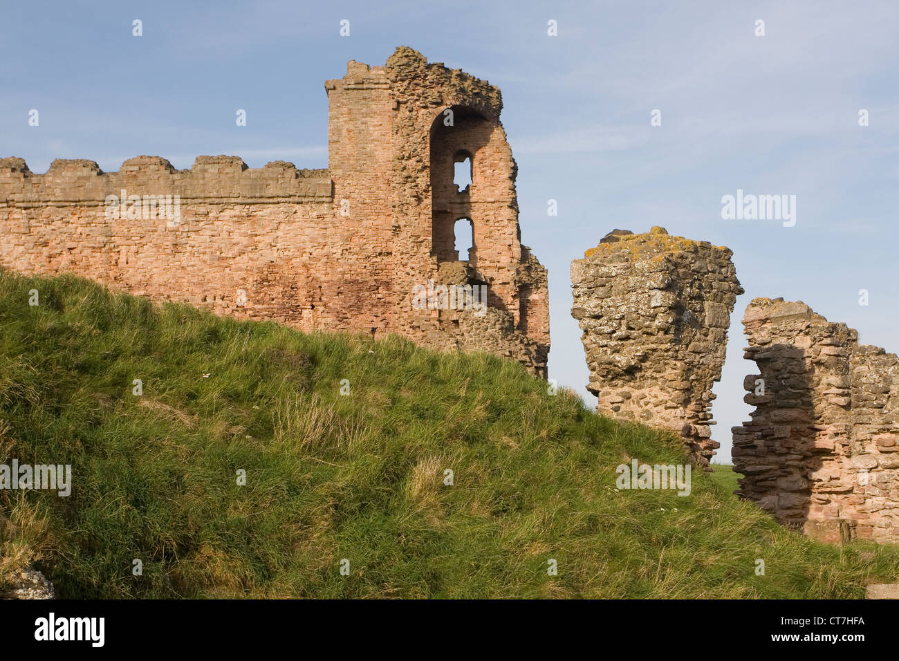 tantallon castle near north berwick Stock Photo - Alamy