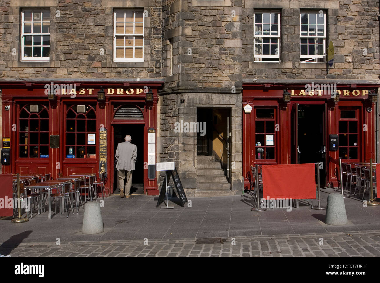 last drop pub, grassmarket Stock Photo - Alamy