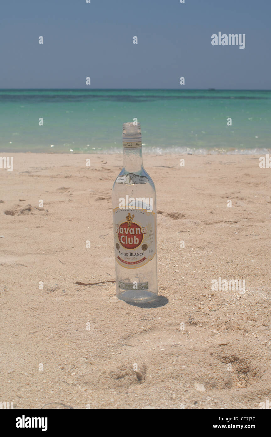 Beach in Cuba with a blue sky under a warm sun on a great day Stock ...