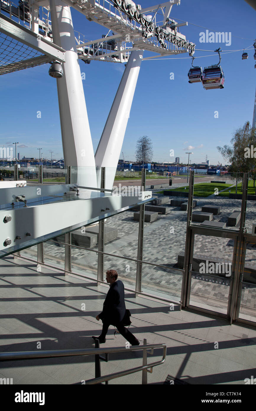 Emirates Air Line cable car in Docklands, servicing the London 2012 ...