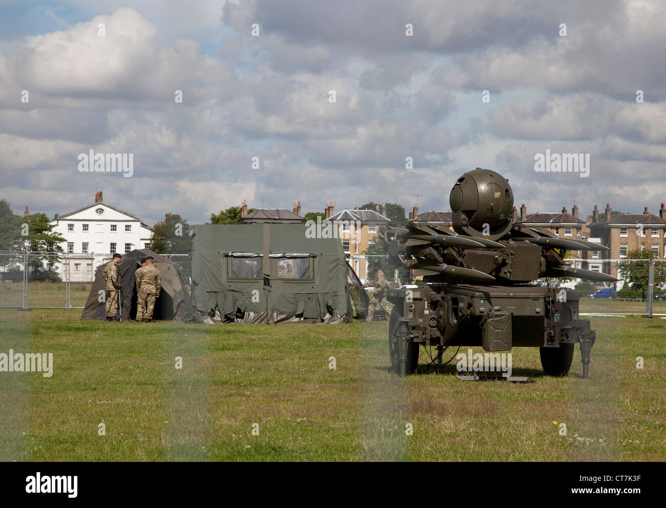 British Army Rapier missile batteries and soldiers on Blackheath ...