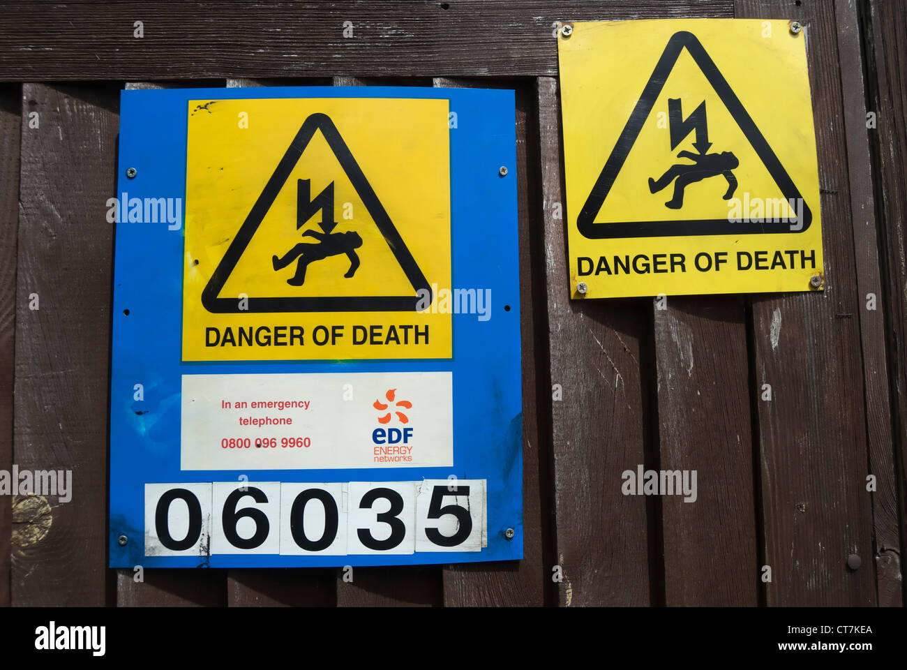 Danger of death signs hi-res stock photography and images - Alamy
