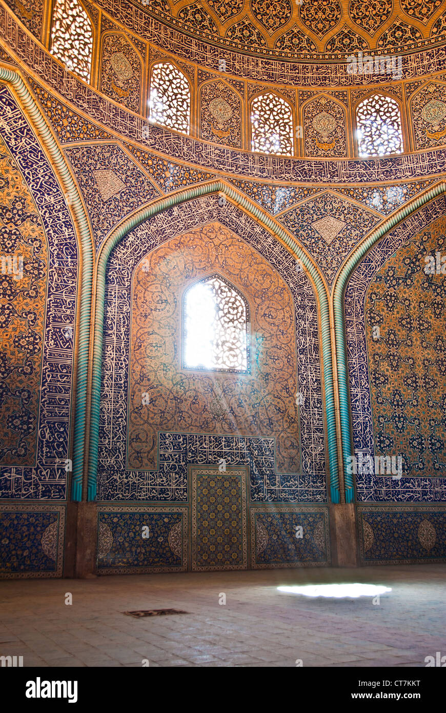 interior of the Masjid-i Sheikh Lotfallah, Esfahan, Iran Stock Photo ...