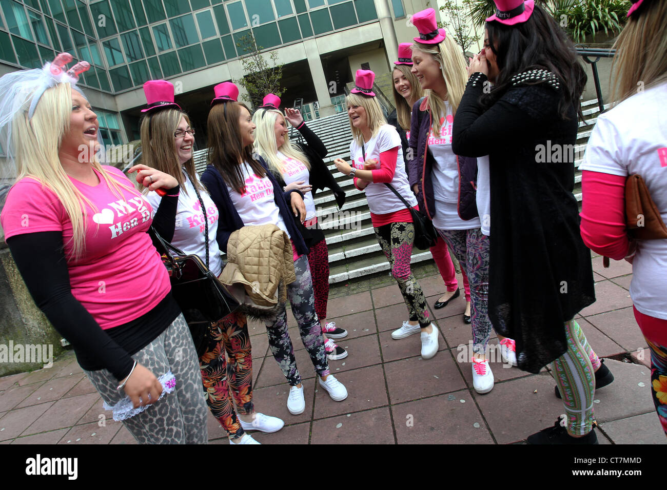 Girls night out drunk hi-res stock photography and images - Alamy