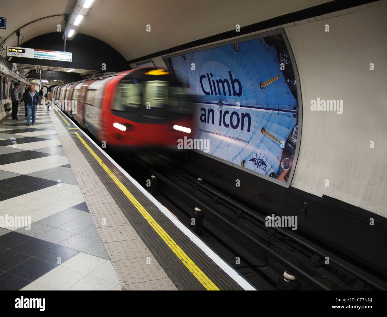 Train Entering Platform High Resolution Stock Photography and Images ...