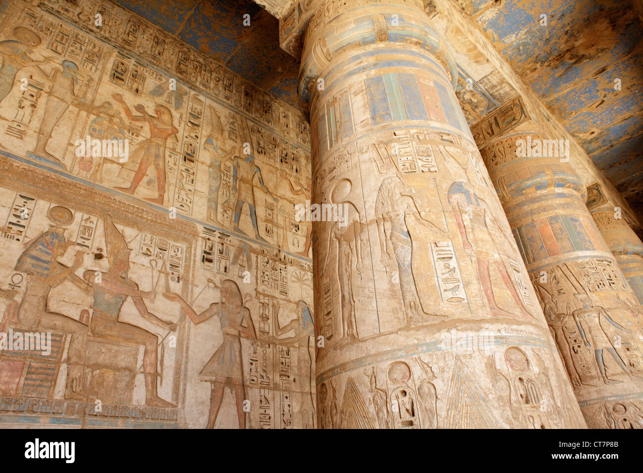 Decorations in the peristyle hall of the Mortuary Temple of Ramesses ...