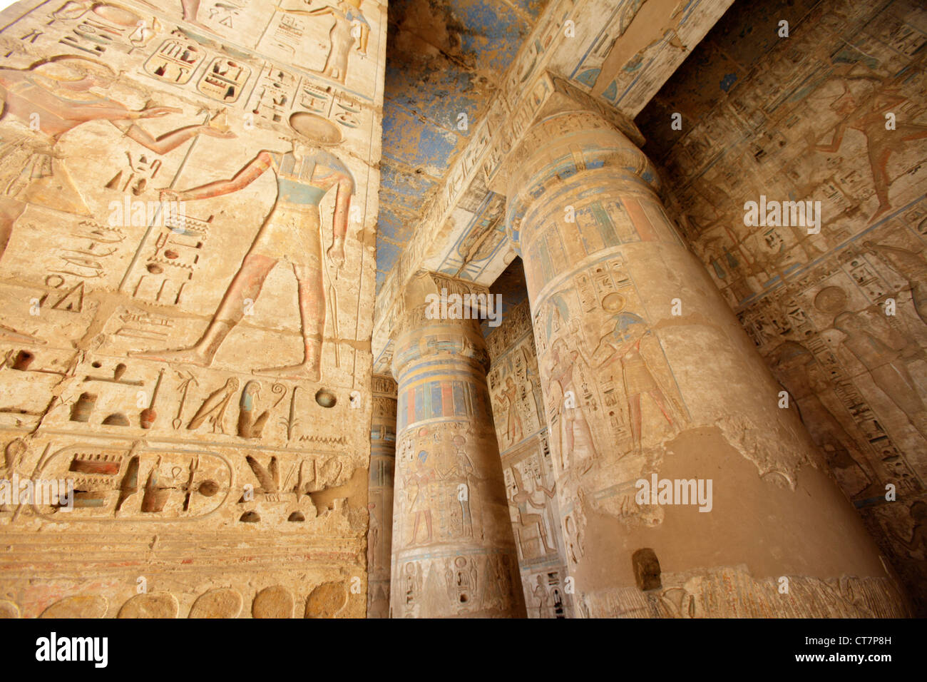 Decorations in the peristyle hall of the Mortuary Temple of Ramesses ...