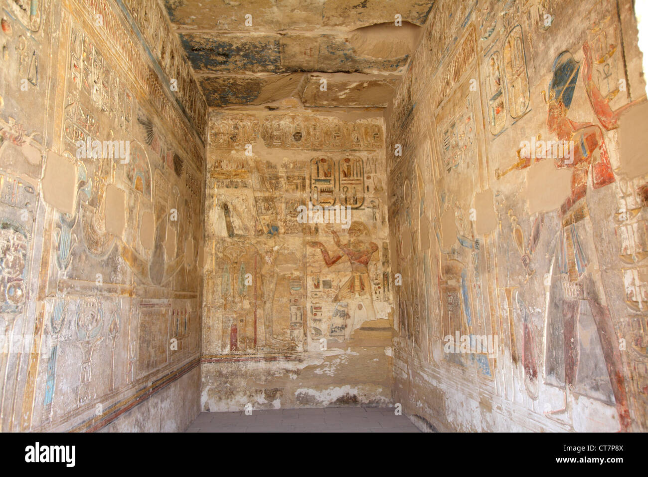 Decorations in the peristyle hall of the Mortuary Temple of Ramesses ...