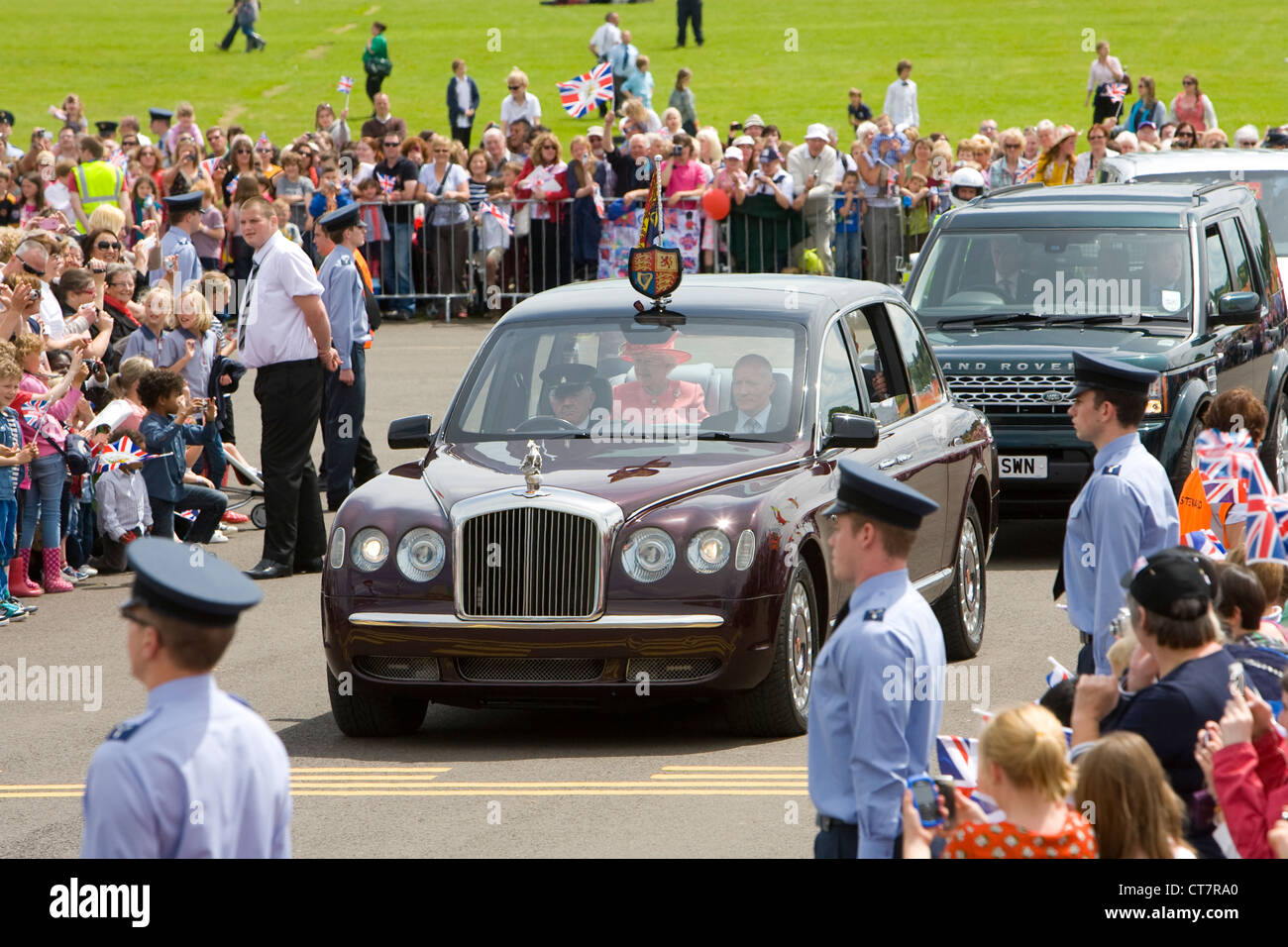 Hrh queen elizabeth ll hi-res stock photography and images - Alamy