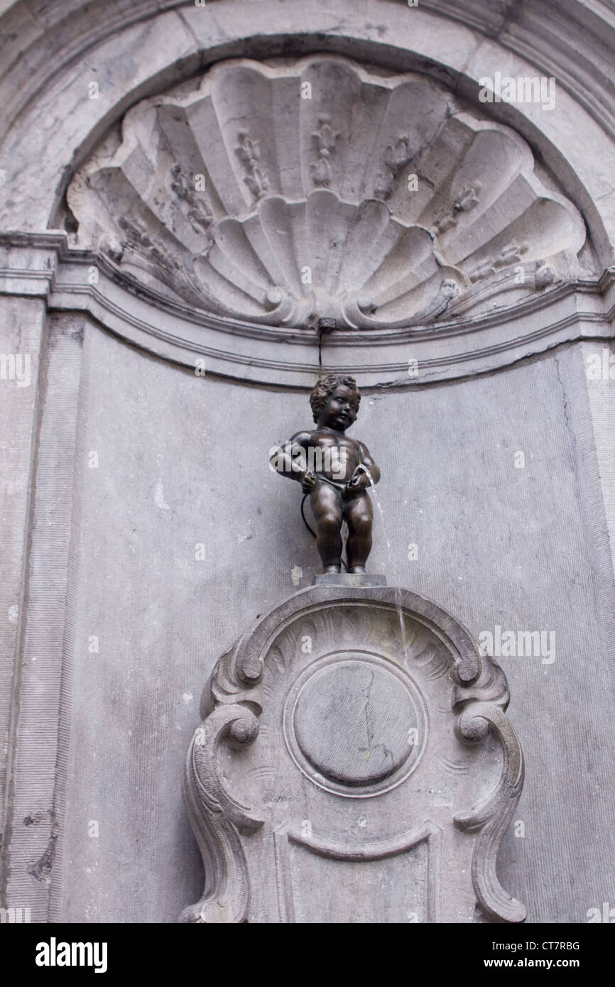 The famous Manneken Pis statue in Brussels, Belgium Stock Photo - Alamy