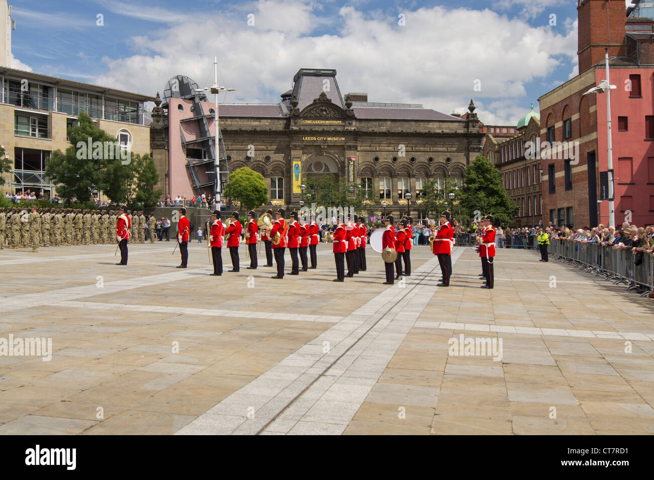 Homecoming parade hi-res stock photography and images - Alamy