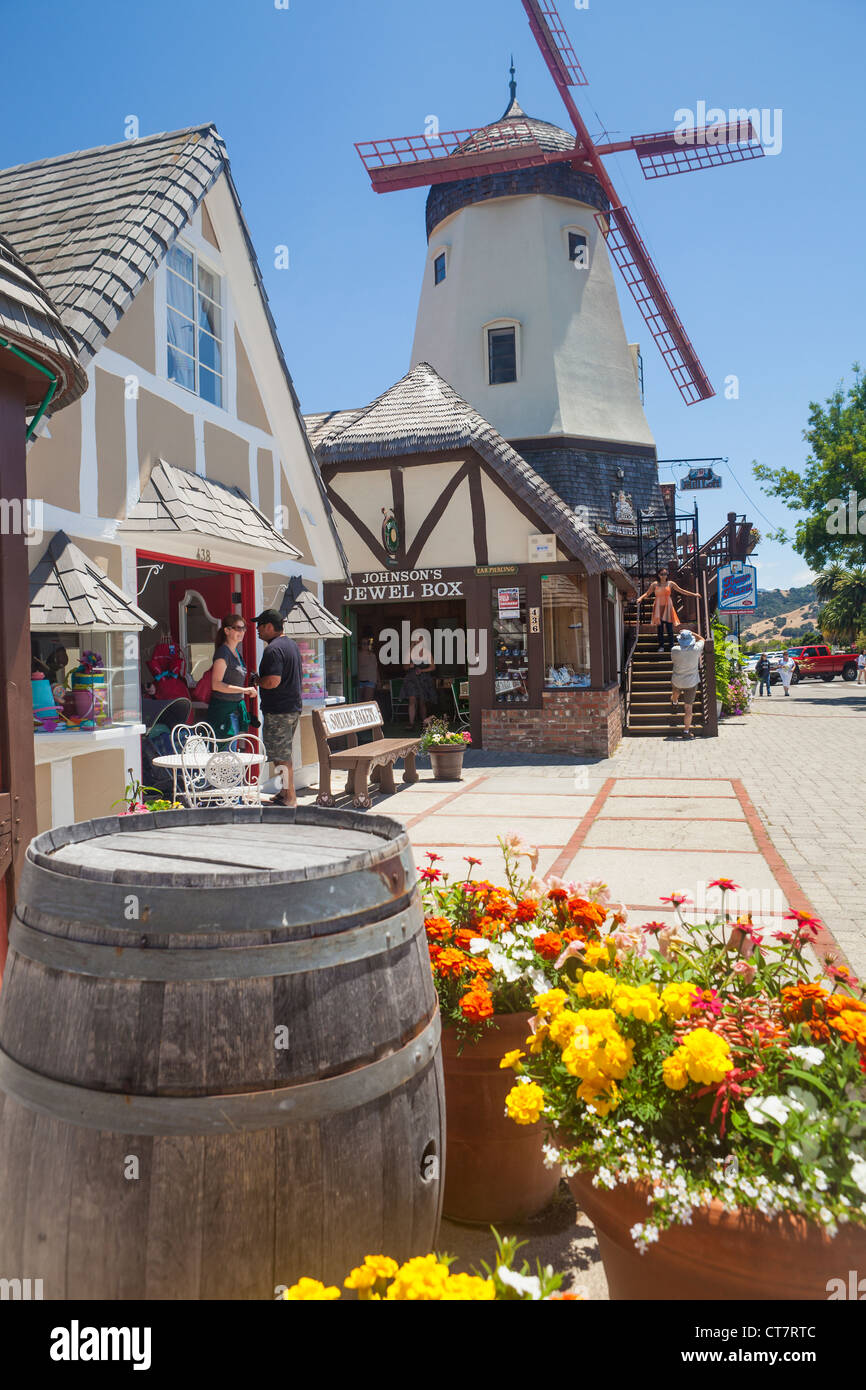 Vertical windmill hi-res stock photography and images - Alamy