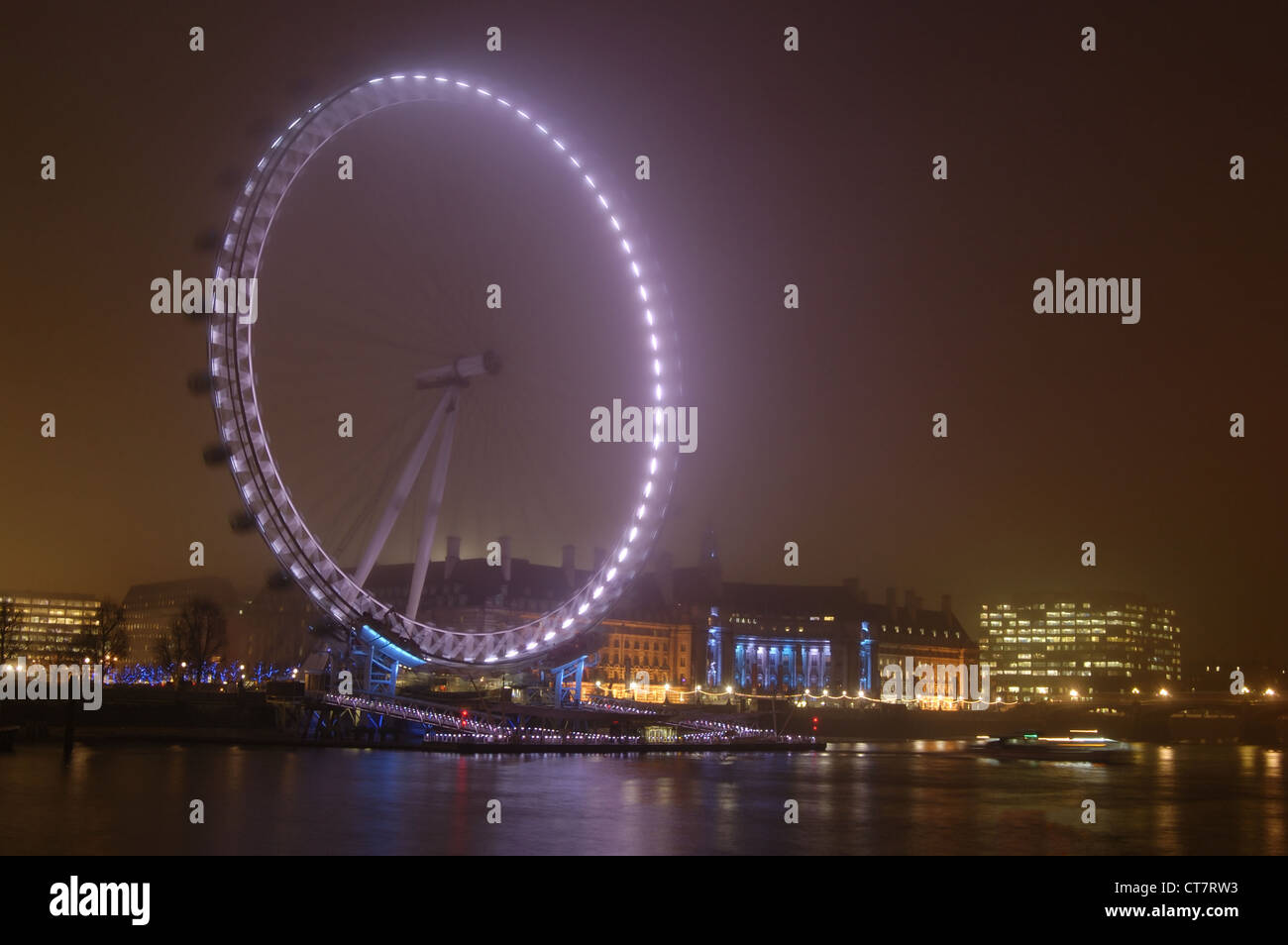 London mist night dark hi-res stock photography and images - Alamy