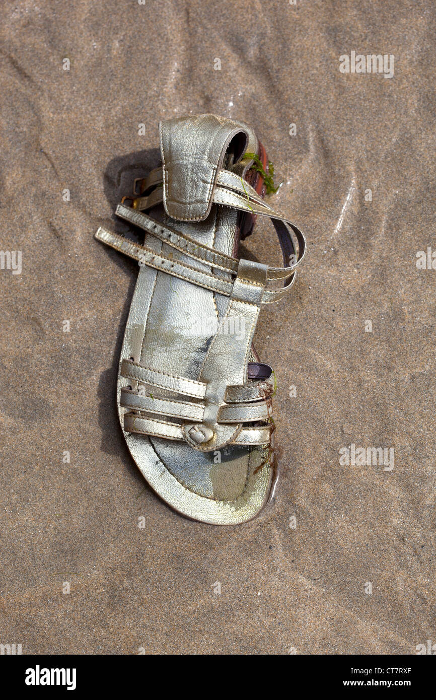 Girls shoe lost hi-res stock photography and images - Alamy