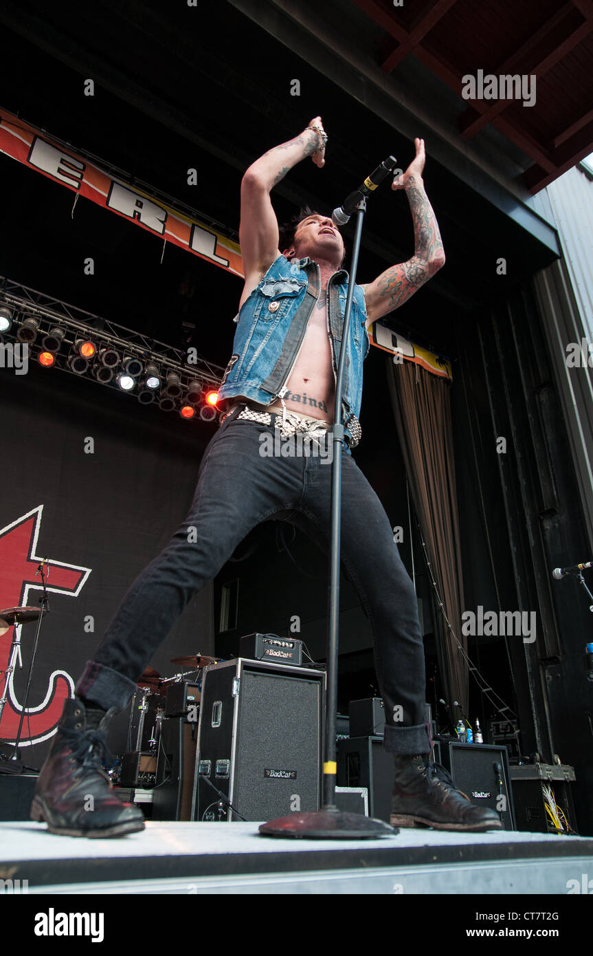 Lit performing live at the LC Pavilion in Columbus, Ohio on the ...