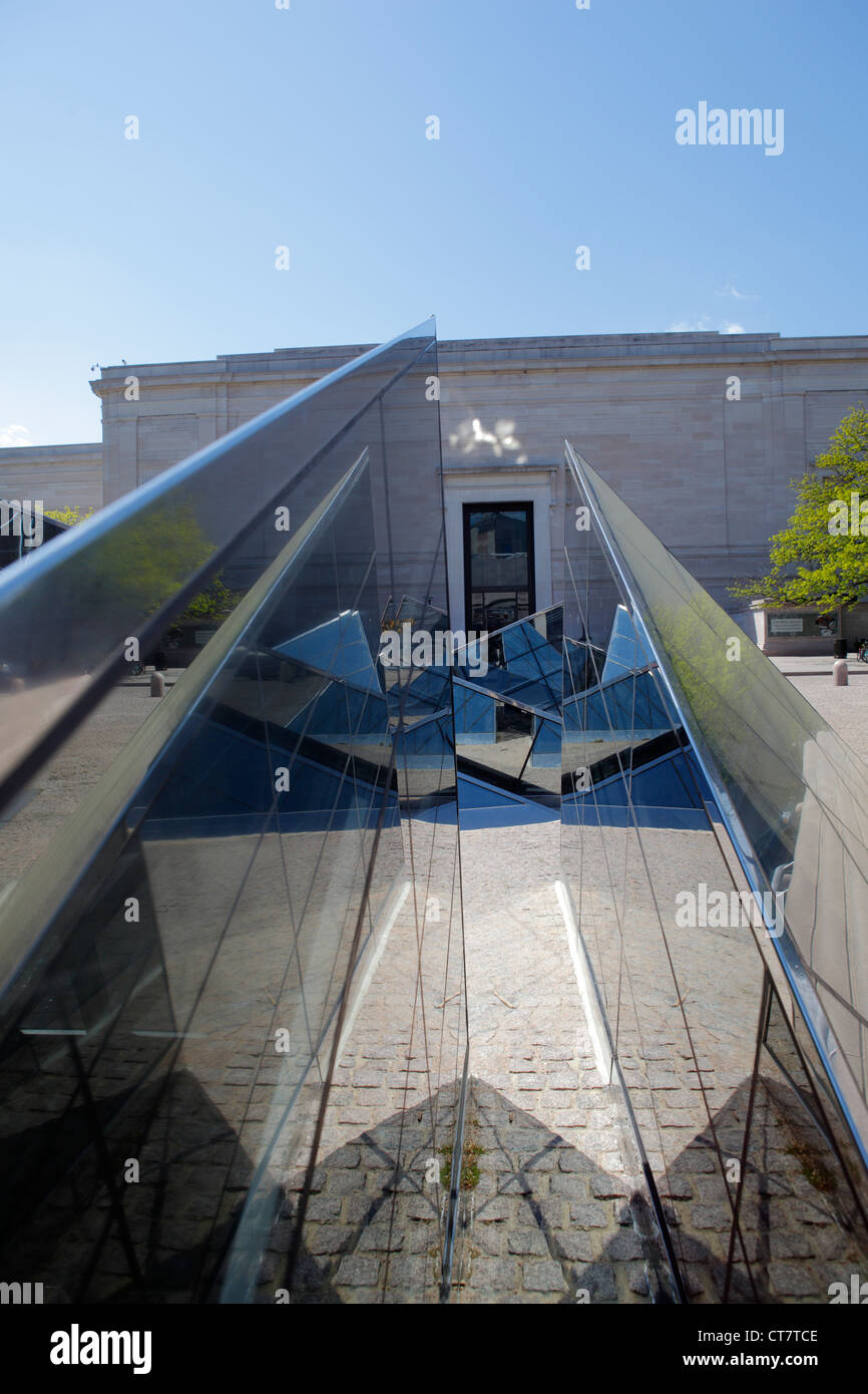 National gallery art east wing hi-res stock photography and images - Alamy